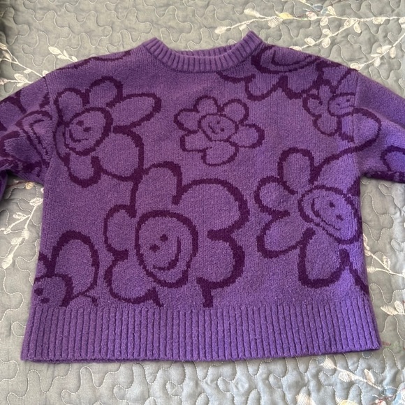 Forever 21 | Sweaters | Purple Smiley Face Flower Cropped Sweater ...